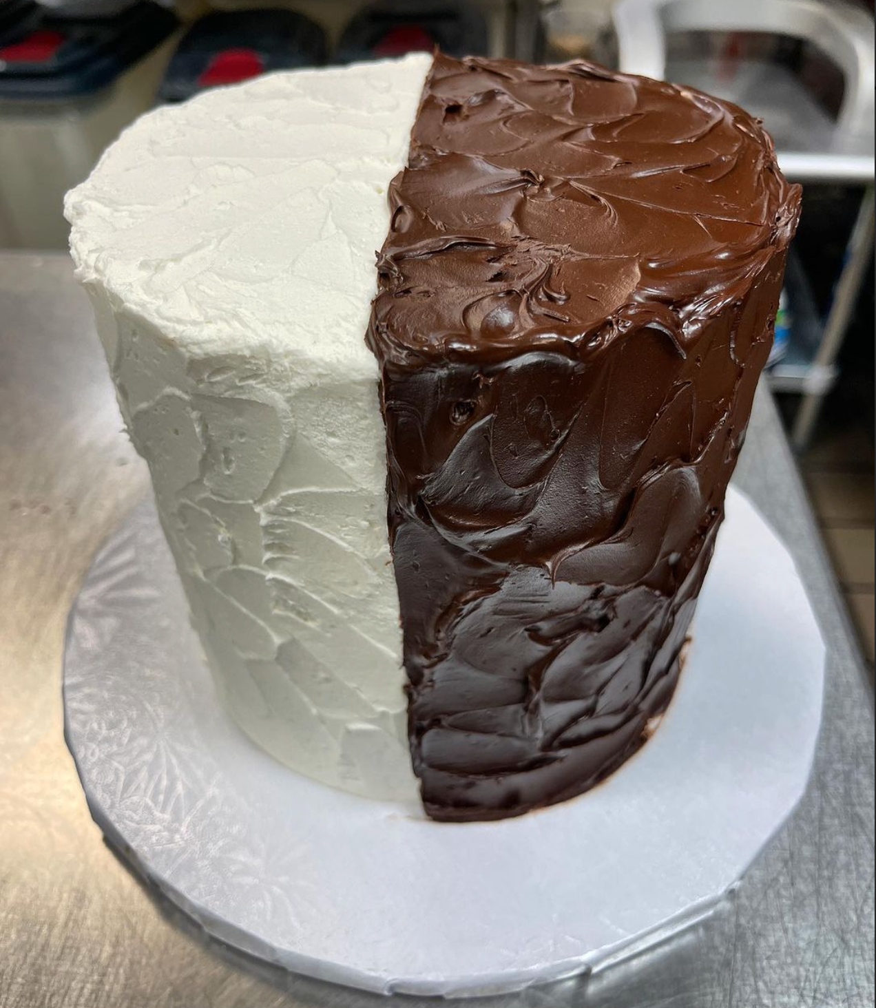 vanilla and chocolate wedding cake